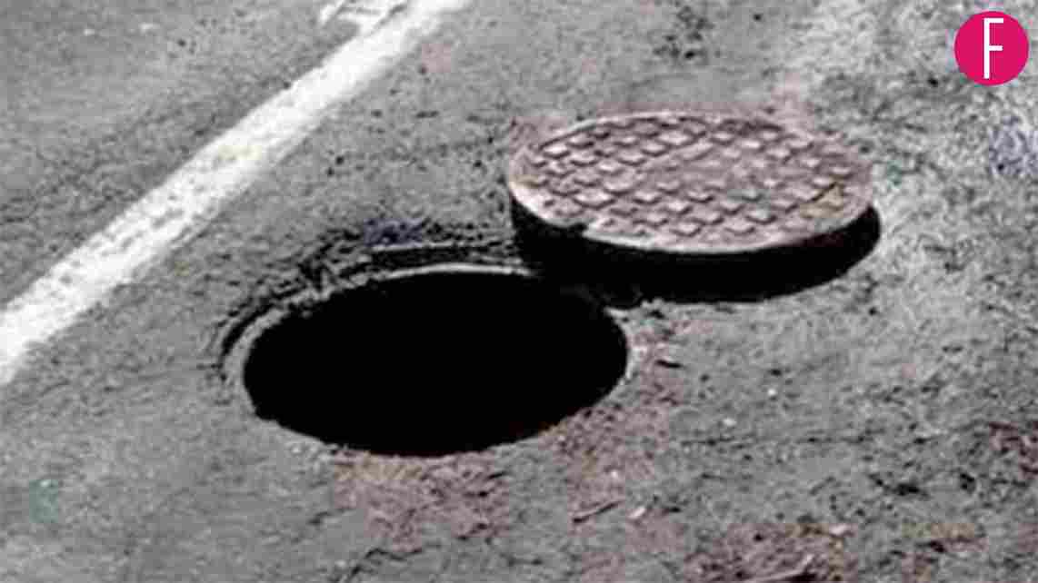 Two Dead After Fall Into Open Manhole In Lahore